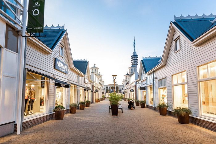 Batavia Stad Fashion Outlet - Shop till you drop!